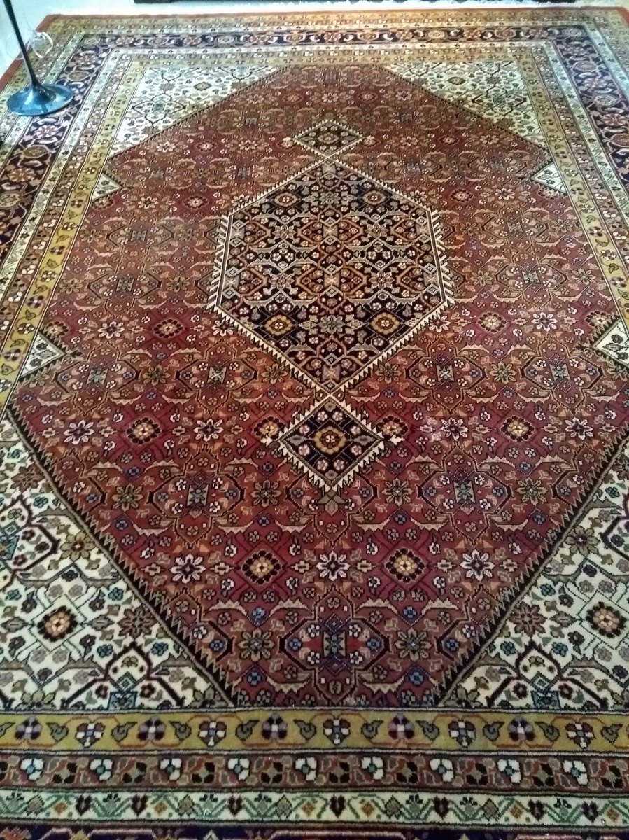Tapete Hindu. Dimensões 380 x 290 cm.