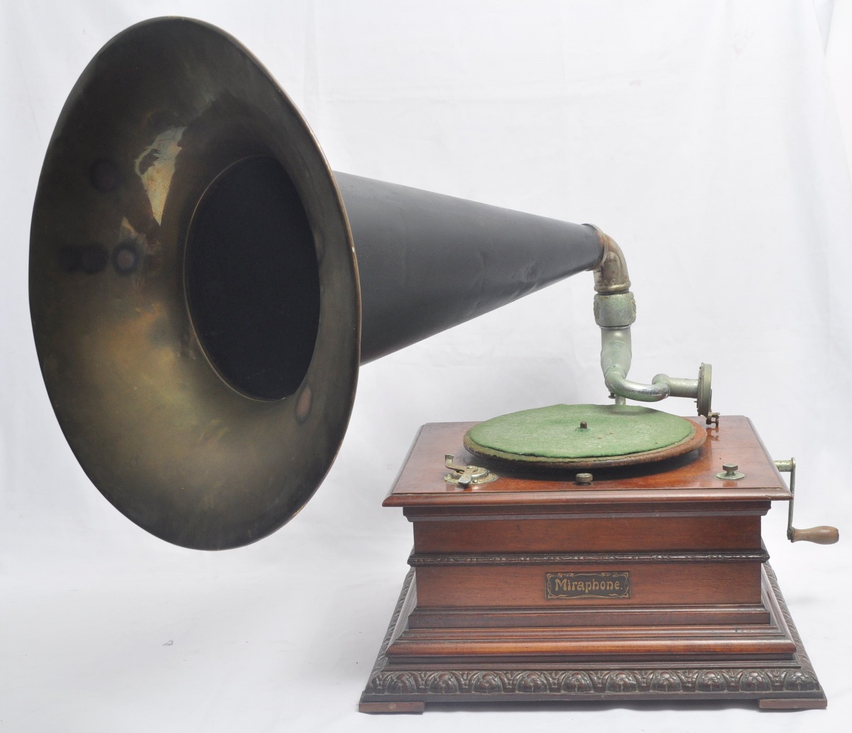 Gramofone Miraphone. Belíssimo exemplar em madeira nobr