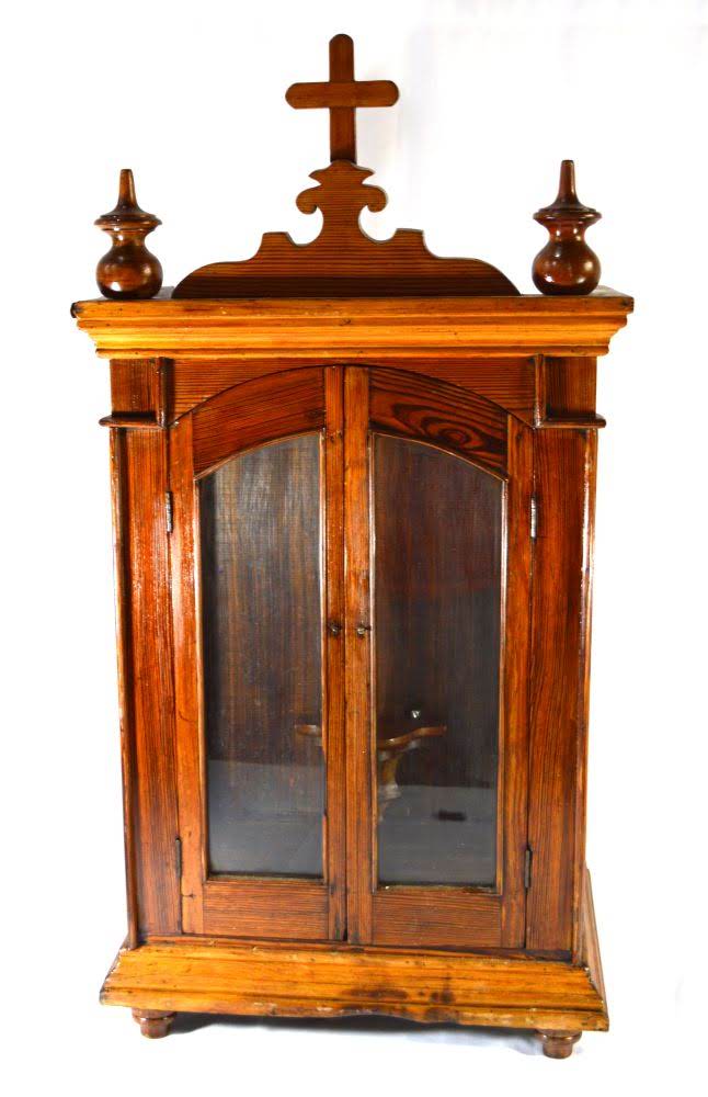 Antigo Oratório de Pinho de Riga, portas e laterais com