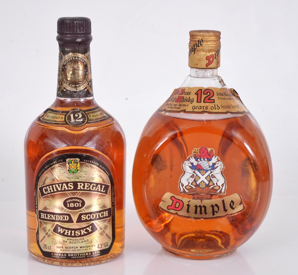 Duas peças: CHIVAS REGAL - Garrafa com uísque blend esc