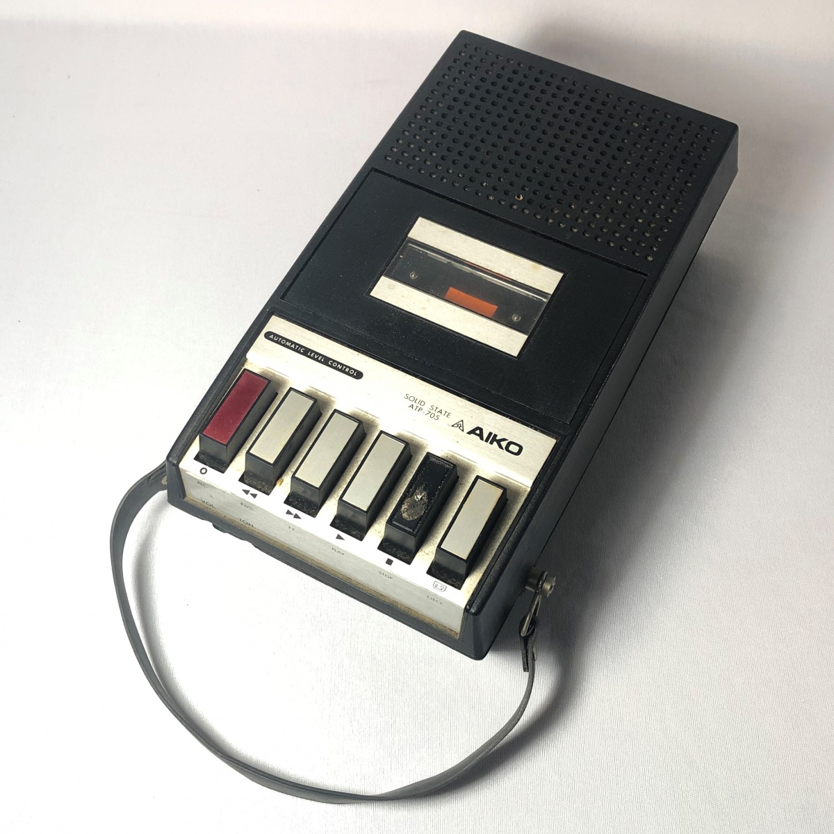 Gravador Antigo. Antigo gravador da marca AIKO, modelo