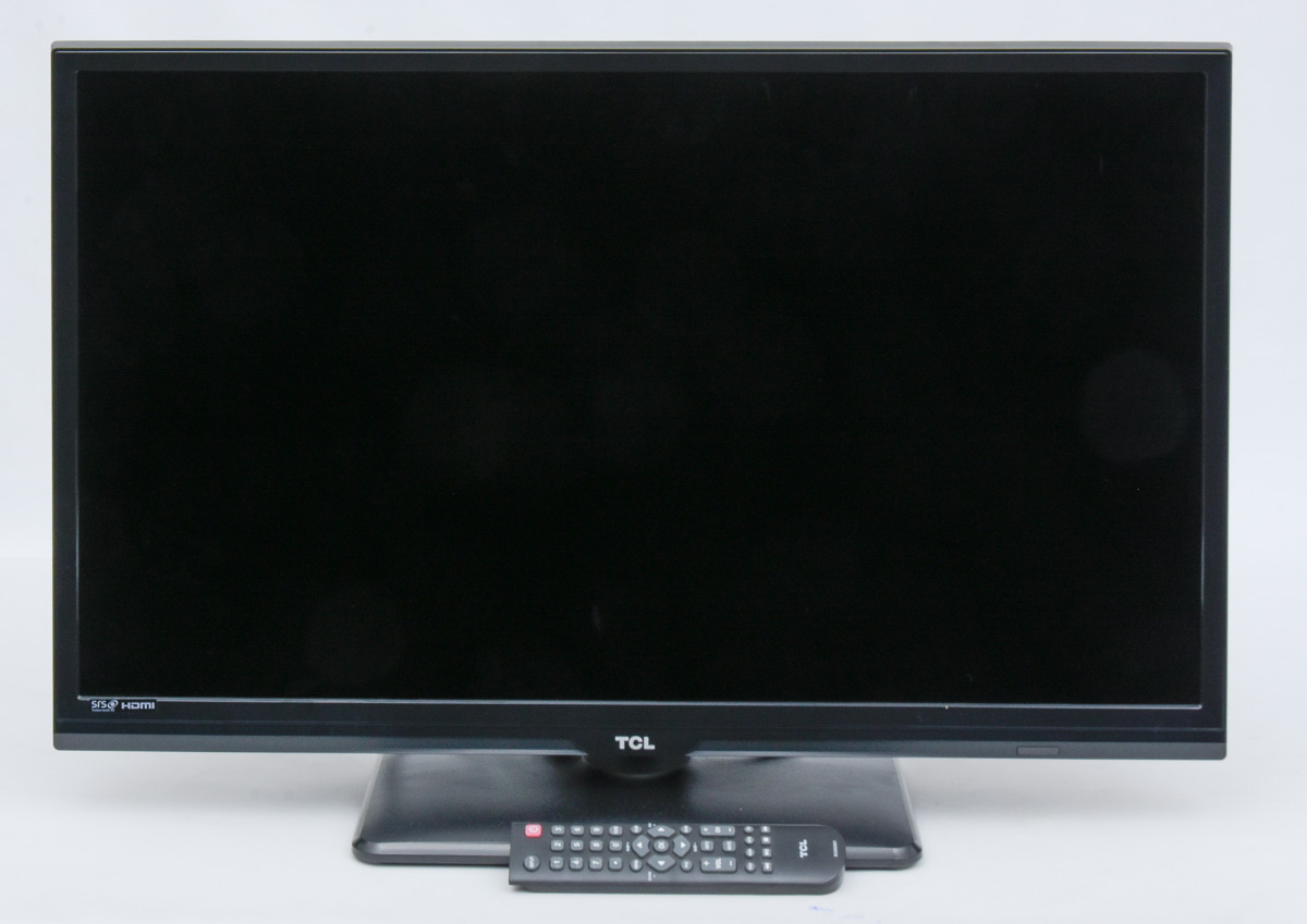 Aparelho de TV da marca TCL de 32 polegadas. Funcionand