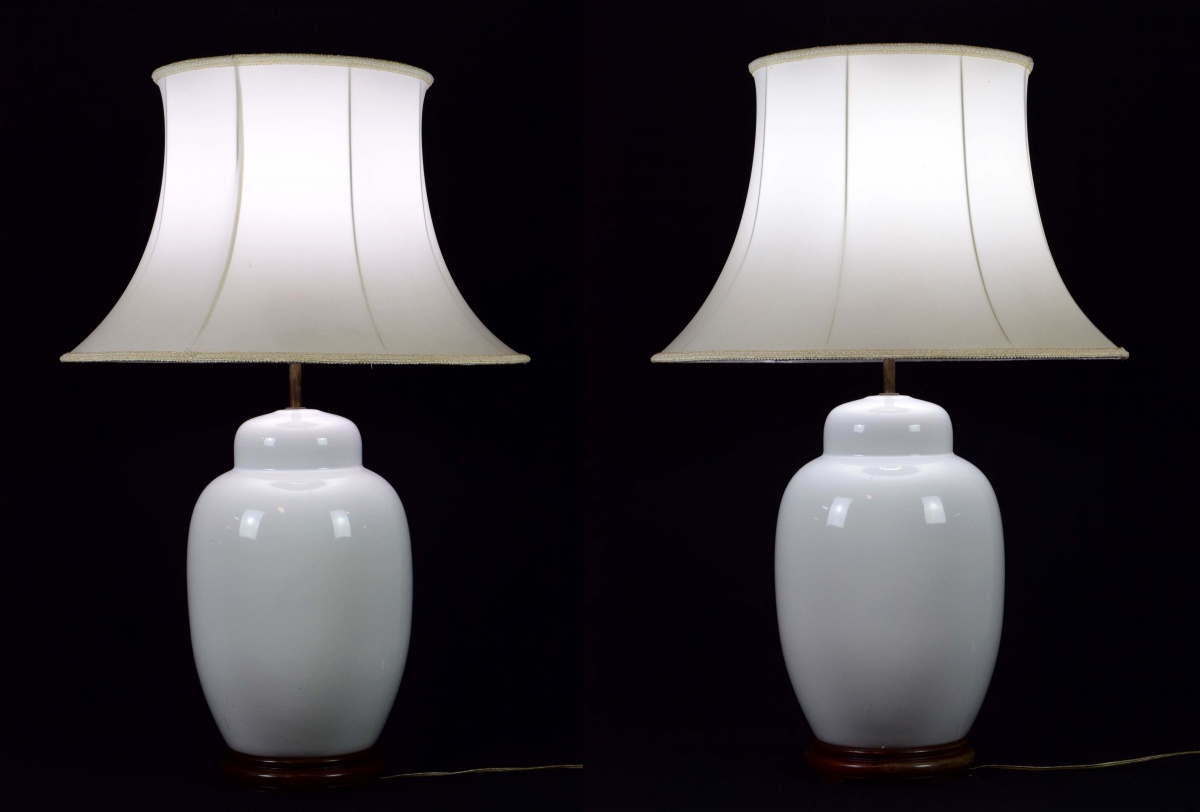 PAR DE ABAJOUR - Belíssimo par de abajour em porcelana