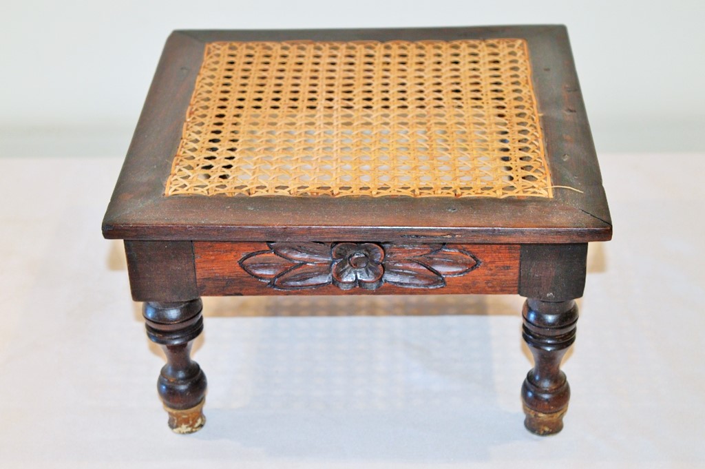 Escabelo (BANQUETA PARA APOIO DOS PÉS) estilo império b