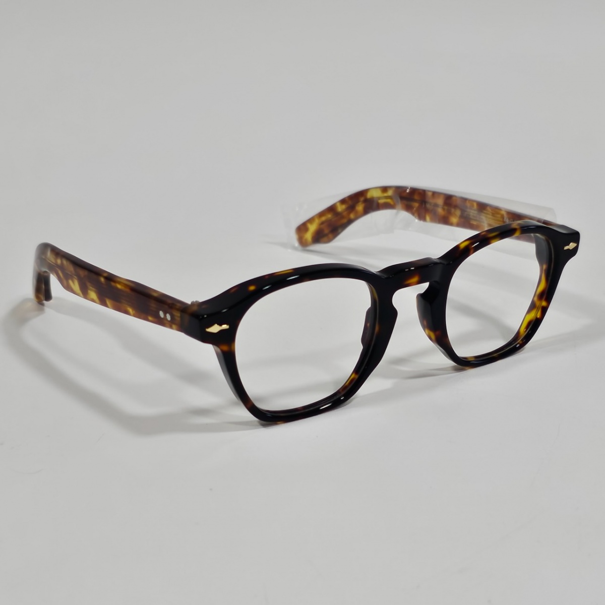 Óculos JACQUES MARIE MAGE sem uso, acompanha case.