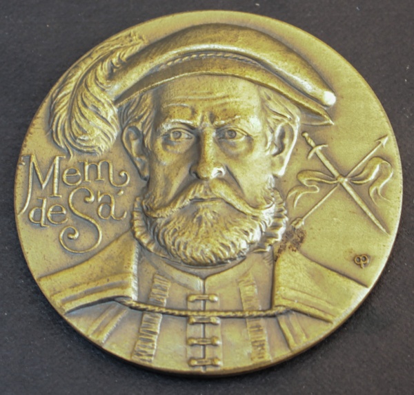 Numismática. Medalha, Brasil. Mem de Sá, 50mm. 46,6g.