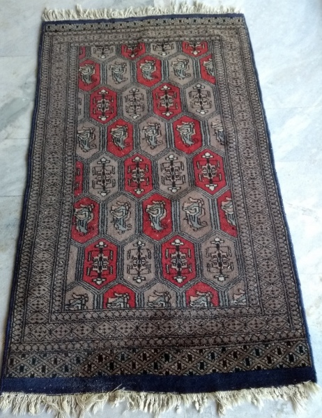 Tapete Hindu. Dimensões 380 x 290 cm.