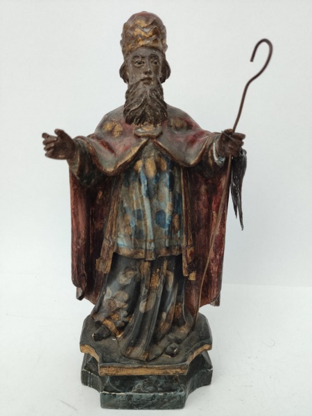 Antiga imagem sacra em madeira policromada representand