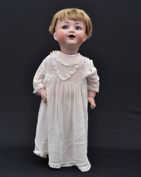 KÄMMER REINHARDT SIMON HALBIG 126 - Bebe character alem