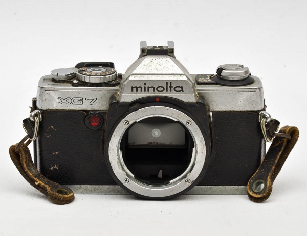 MINOLTA. Antiga máquina fotográfica - Marca Minolta - m