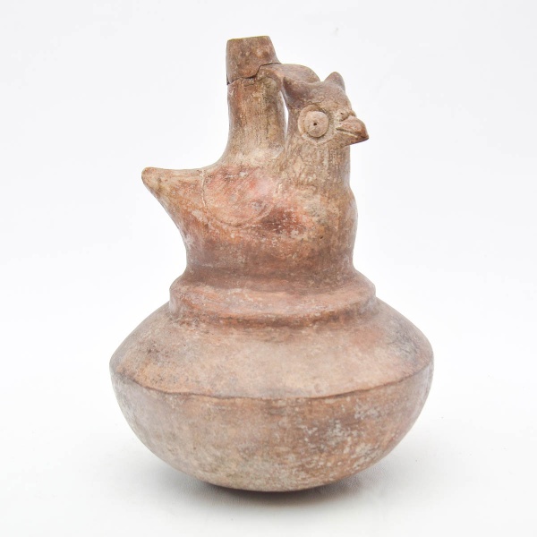 Huaco Chimu de cerâmica pré-colombiana. Bojo de fundo a
