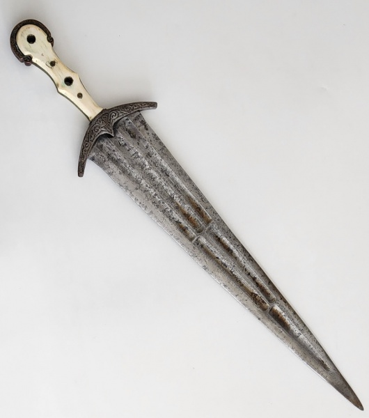 Espada italiana dita "cinco dedos" ( cinquedea